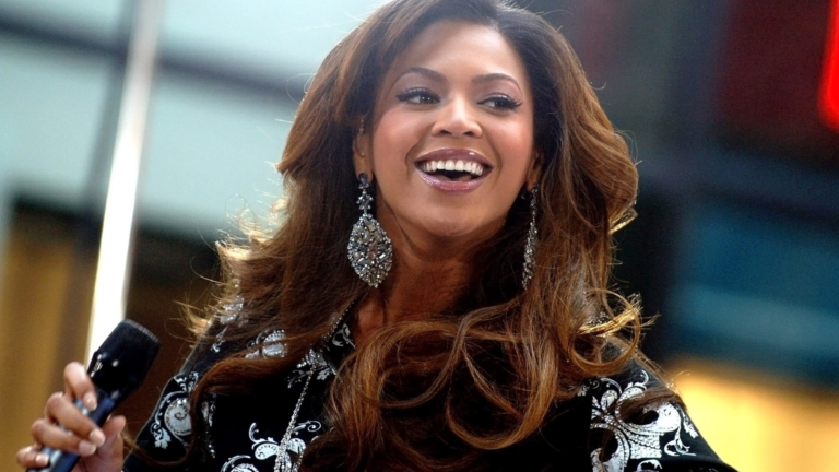 10 Celebrities That Understand the Importance of Finding a Healthy Life ...