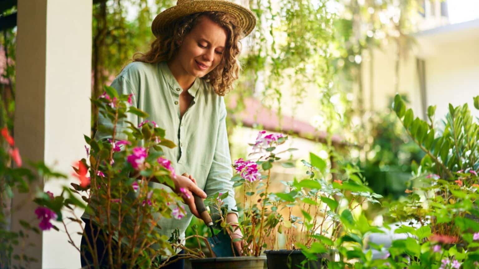 16 Science-Backed Reasons to Go Outside Everyday