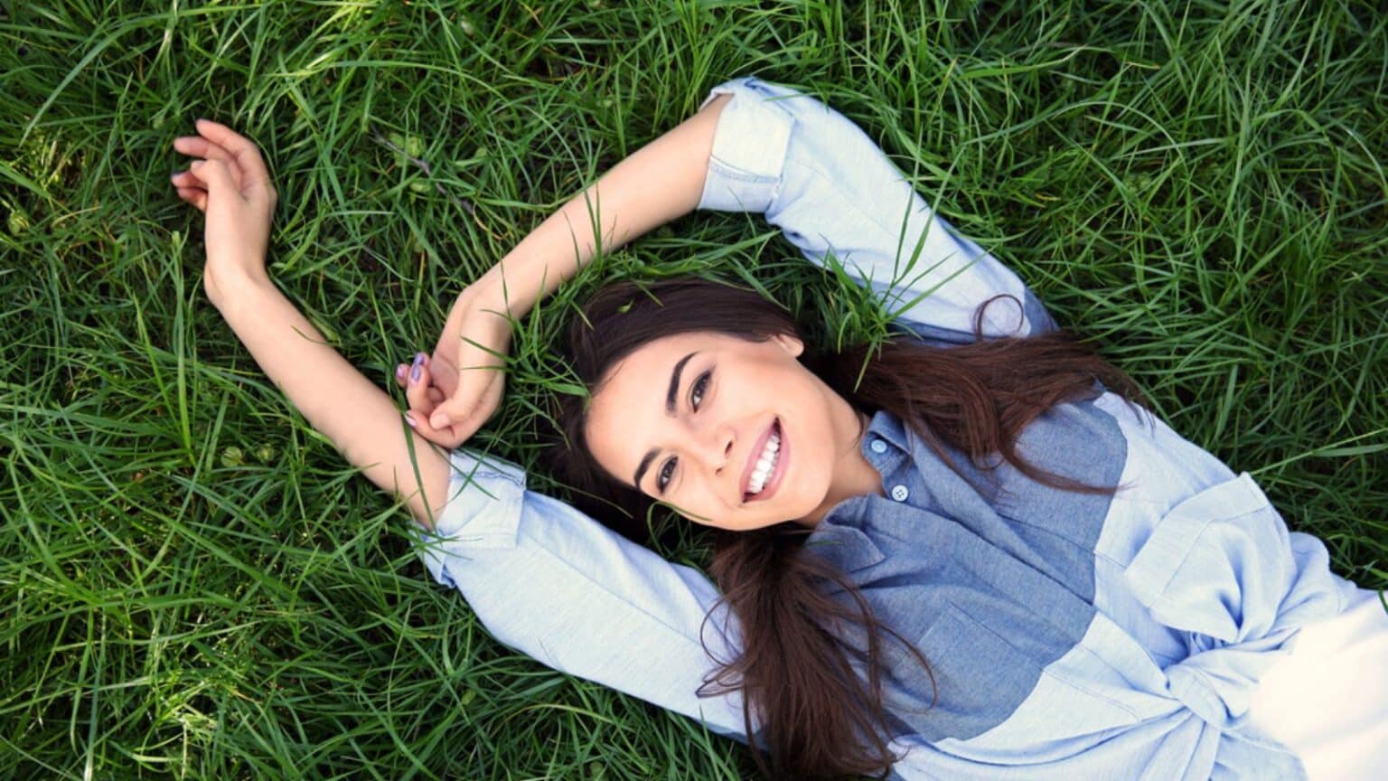 16 Science-Backed Reasons to Go Outside Everyday