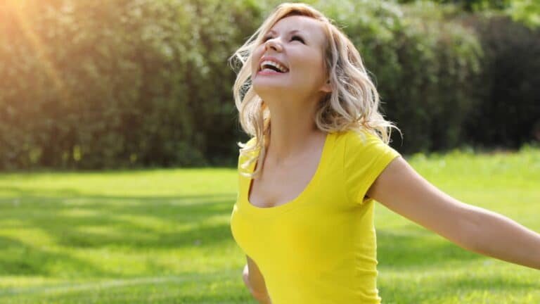 16 Science-Backed Reasons to Go Outside Everyday